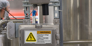 Electrical Disconnect Safety Labels | Clarion Safety Systems